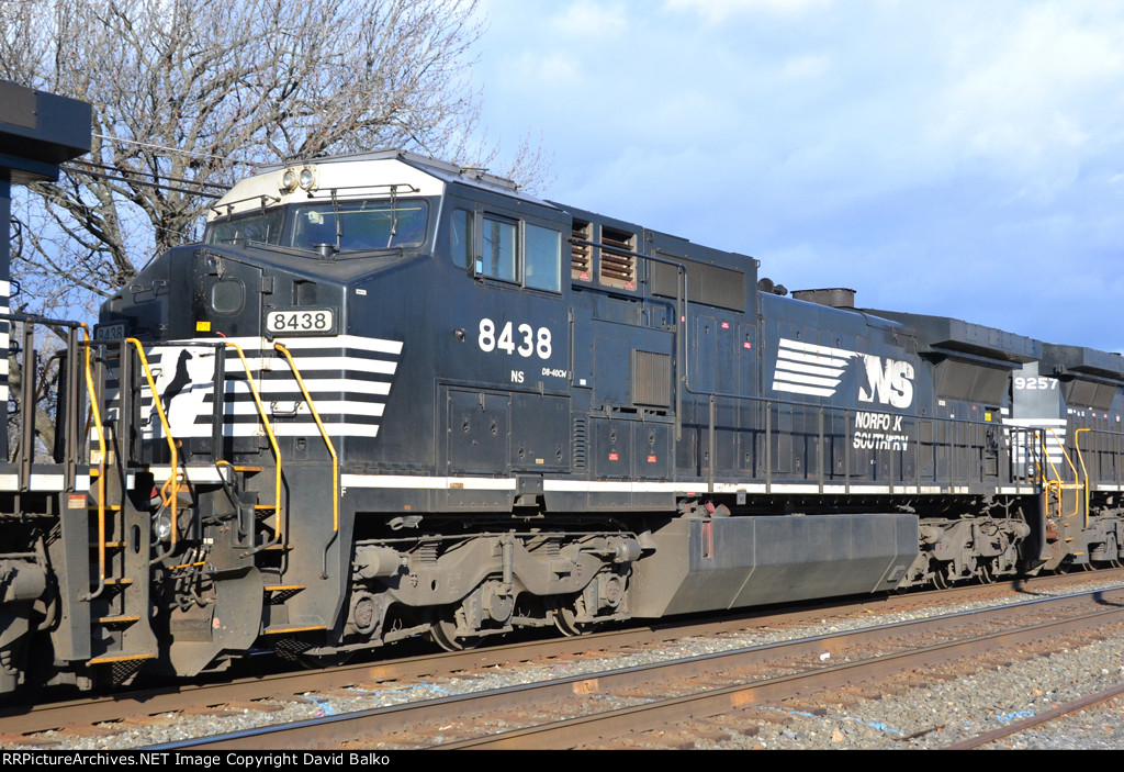 NS 8438